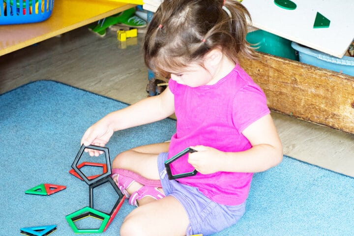 How to Un-Cling Your Toddler So They Play Independently - Imperfectly ...